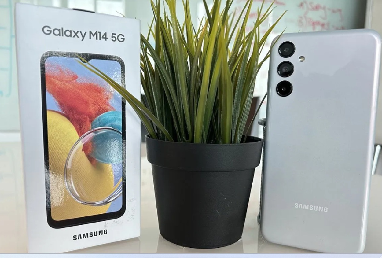 10 HP Samsung RAM 4 GB Harga Terjangkau, Cocok untuk Harian hingga ...